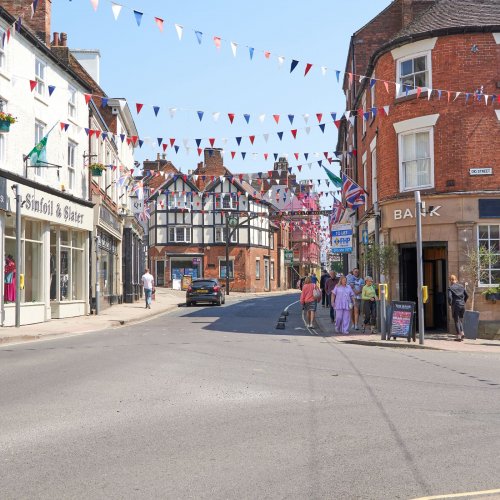 Route 108: Explore the Peak District with scenic buses from Ashbourne ...